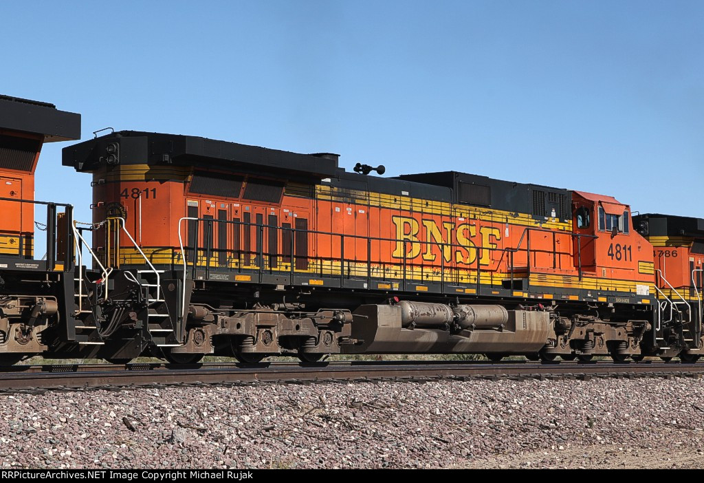 BNSF 4811